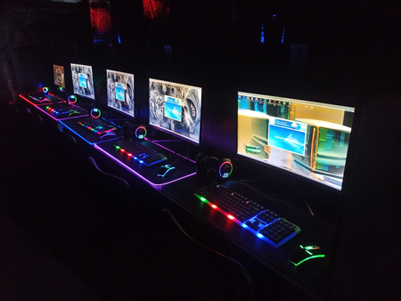 10 dona kompyuter sotiladi, game club uchun