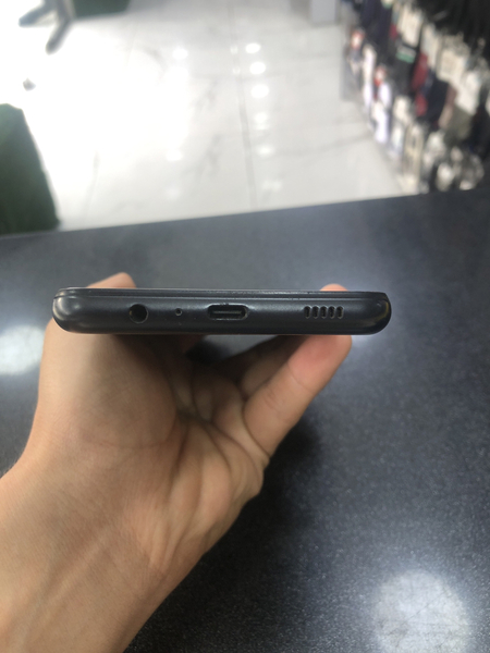 Samsung Galaxy M12 64 gb karobka dakement bor srochni sotilyapti