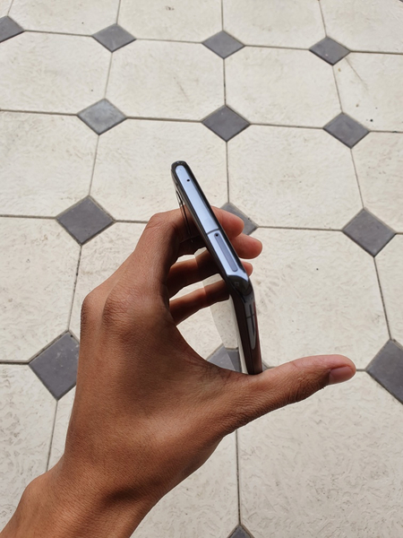 Samsung Galaxy A90 5G. Snapdragon 855. OzU 6/128 GB. Garantya beriladi