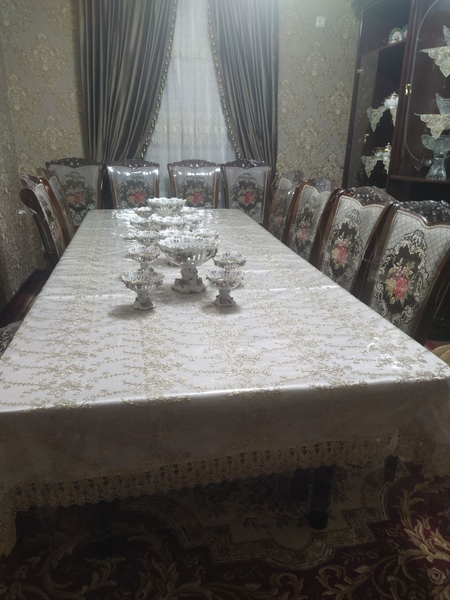 Продается стол и 12 стулья