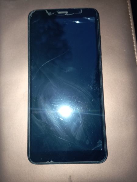 Redmi holati Yaxwi ekranda &sim Karta Joyda. Ozro Muammo Bor .