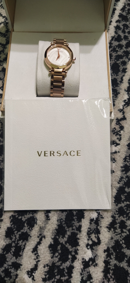 Женские часы Versace