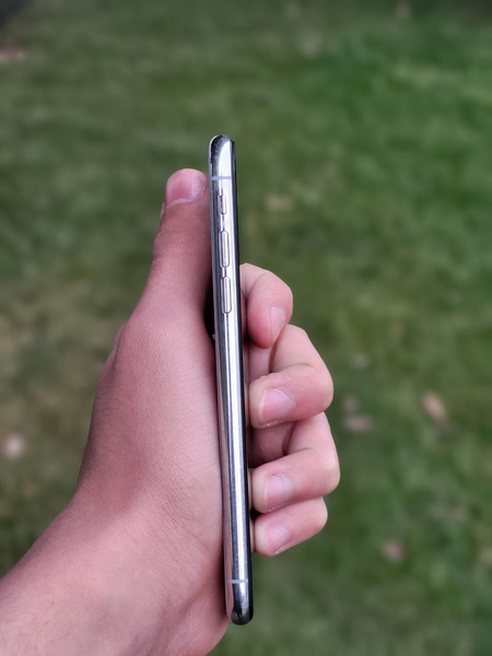Iphone x ideal chotki holati