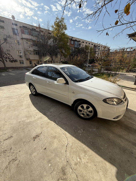 Gentra 2022 avtomat+metan