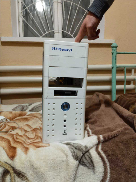 Продам оперативную память на 4 гигант каждая