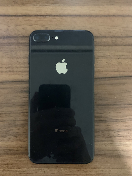 Iphone 8plus 64tali sotiladi