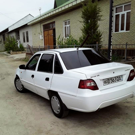Neksiya 2 oq  2010 yil kansaner .   1.6 mator  177.000