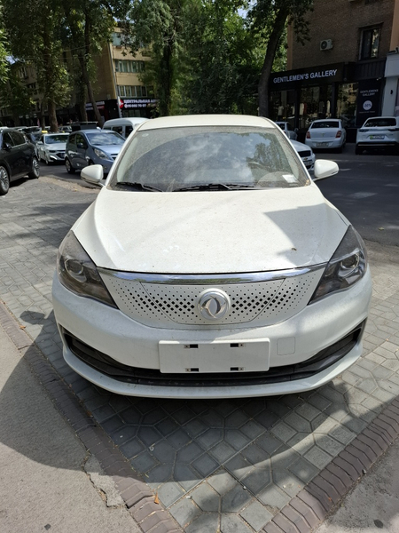 Dongfeng E70 в наличии