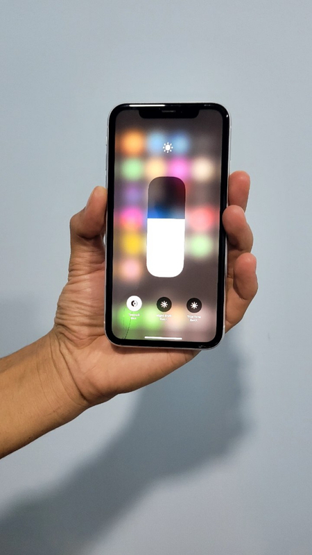 Iphone XR Manzil Toshkent Narxi 2 mln kelishiladi