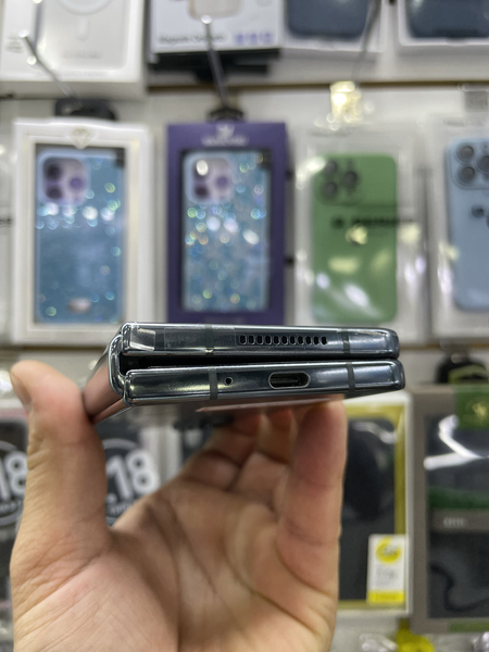 Samsung Z fold 4