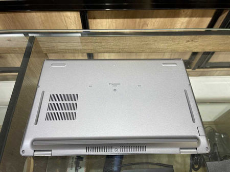 DELL Precision Intel Core i7-1270P озу16гб 256ssd Nvidio Quadro T550