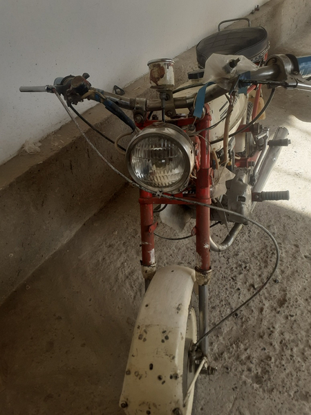 Mini moped sotiladi
