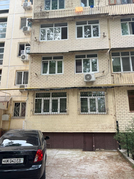 Кара камыш 1/1, парк Победы Чорсу продаётся просторная3-х ком квартира