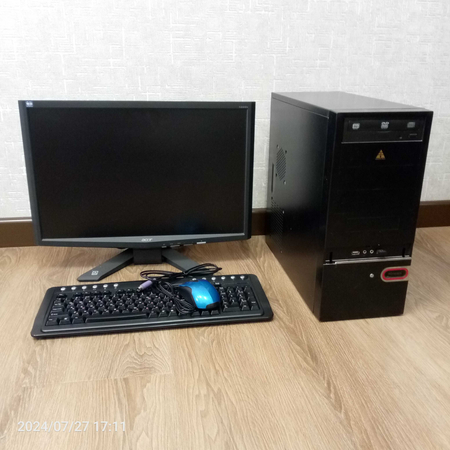 2 компьютера и 1 монитор