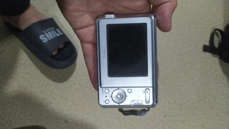 Sony photoaparat sotiladi svetnoy rasmga oladi