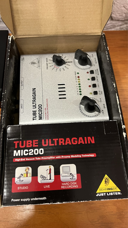 Behringer ULTRA MAIN MIC200