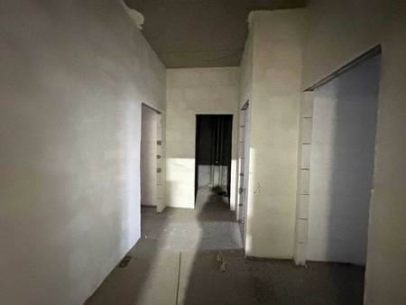 2 xonali 105m2 2-qavatda kvartira sotiladi