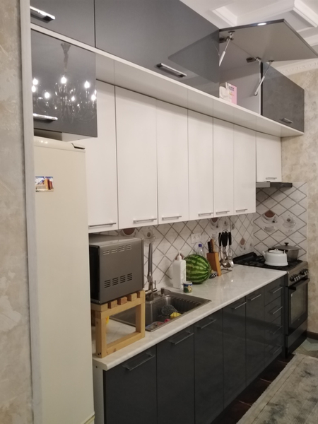Ҳовли сотилади. 4 хона + кухня. 3 сотих.  Ҳамма шароитлари билан