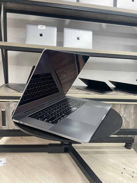 Американский MacBook Pro