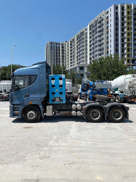 CAMC H9 ГАЗОВЫЙ тягач запас хода 750 км гарантия 1 год