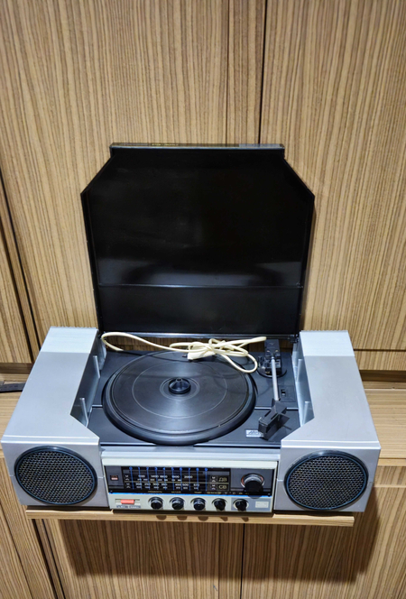 Продаётся радиола ВЕГА РЭ-301 С. Стерео.