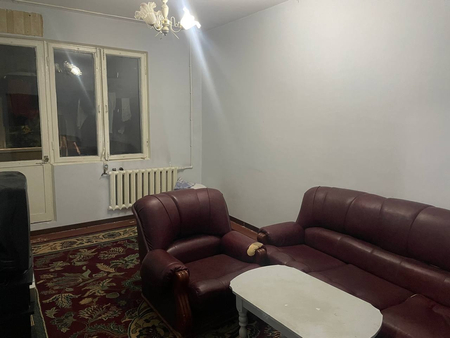 3 хонали 3-этажда жойлашган жихозланган квартира ижарага берилади