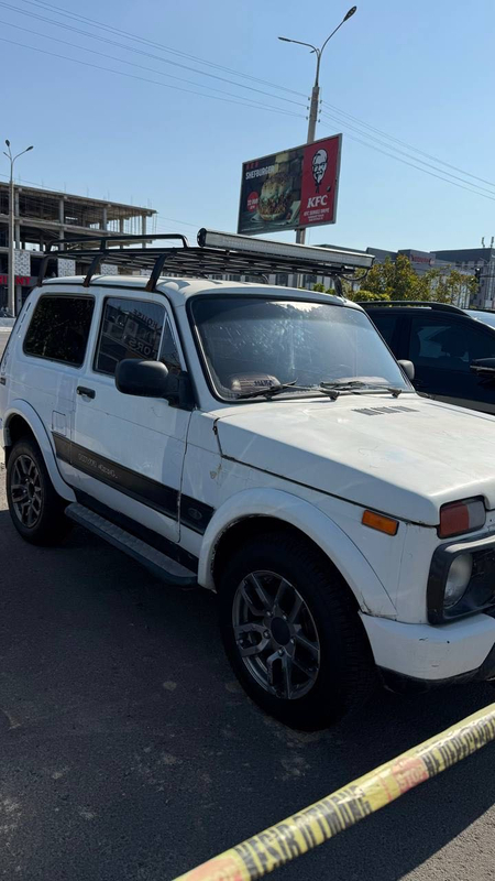 NIVA .4+4 sotiladi