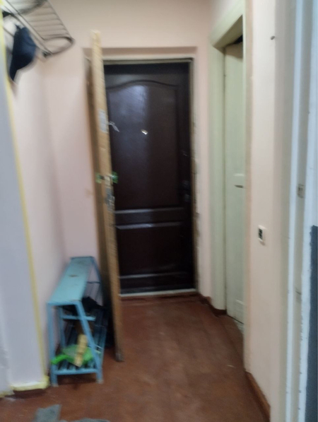 Troiskda 1 xonali uy sotiladi.Sport shkolaga yaqin joyda