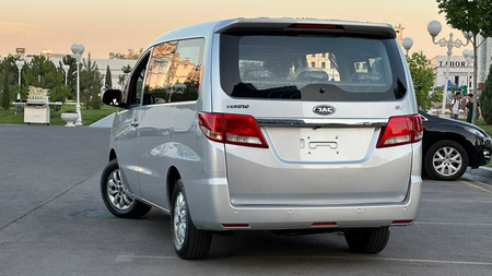 JAC M4 refine 11 kishilik mikroavtobus