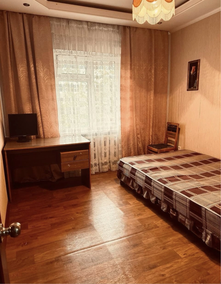 Продам 2/4/4 ком квартиру куйлюк массив 4