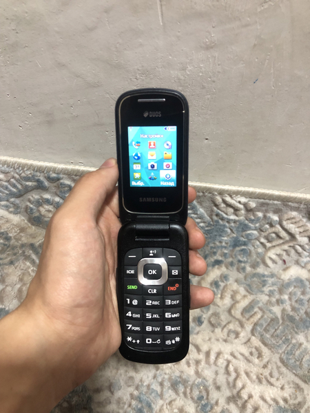 Samsung + zaryad kabel bilan naushnik