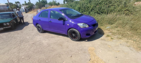 Продается Toyota yaris 2006 года