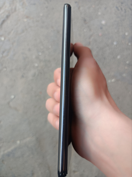 Poco F3 sotiladi yangi