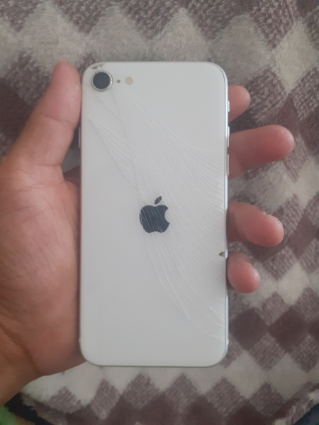 Iphone Se sotiladi