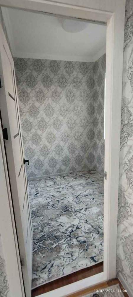 Панелний бозор олдида квартира сотилади