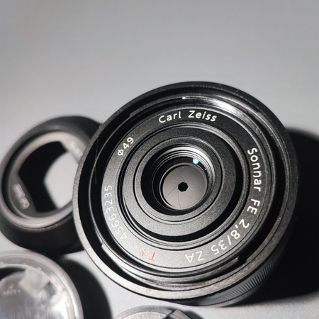 Sony Zeiss Sonnar T* FE 35mm f/2.8 ZA