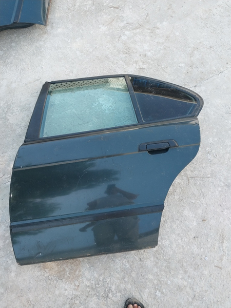 Afto zapchasti bmw e34 dveri i krishka bagajnika