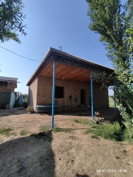 2-ховли, 7-хонали, 75-соток, 1,4 гектар-огороди ҳам бор