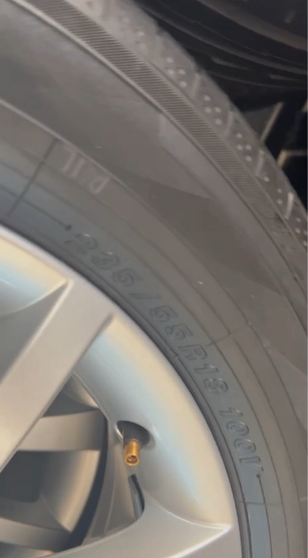 Шины с дисками в комплекте Yokohama, 235/55 R18 новые.