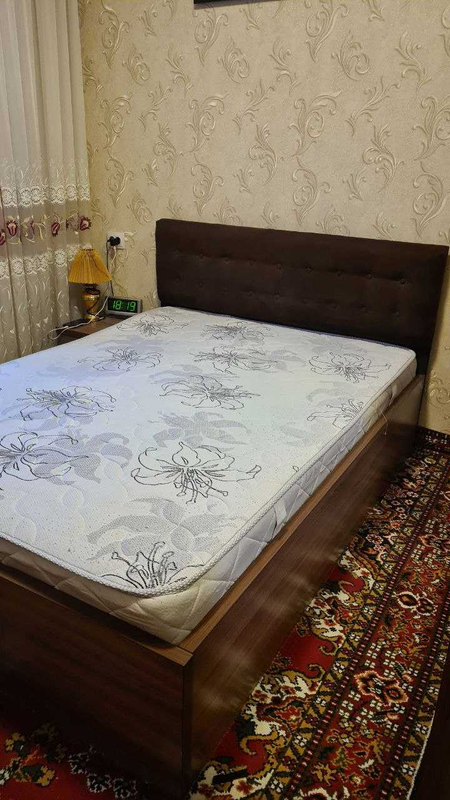 Мебель б/у в отличном состоянии.  Кровать, шифонер, трюмо
