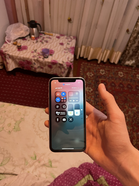 Iphone xr srocna narx boliwi
