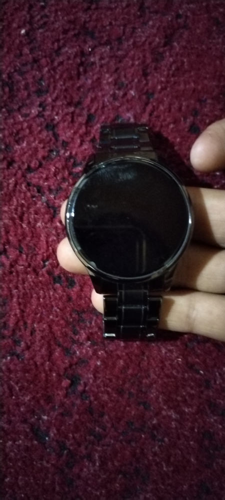 Smart watch sotiladi