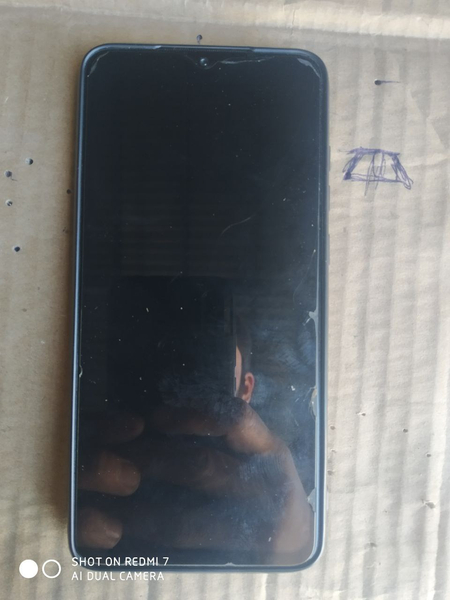 Redmi xiomi not8pro 6 64 sotiladi platasi kuygan