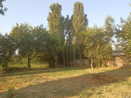 Nurafshonga yaqin joyda yer bor srochna sotiladi dakementlari joyida