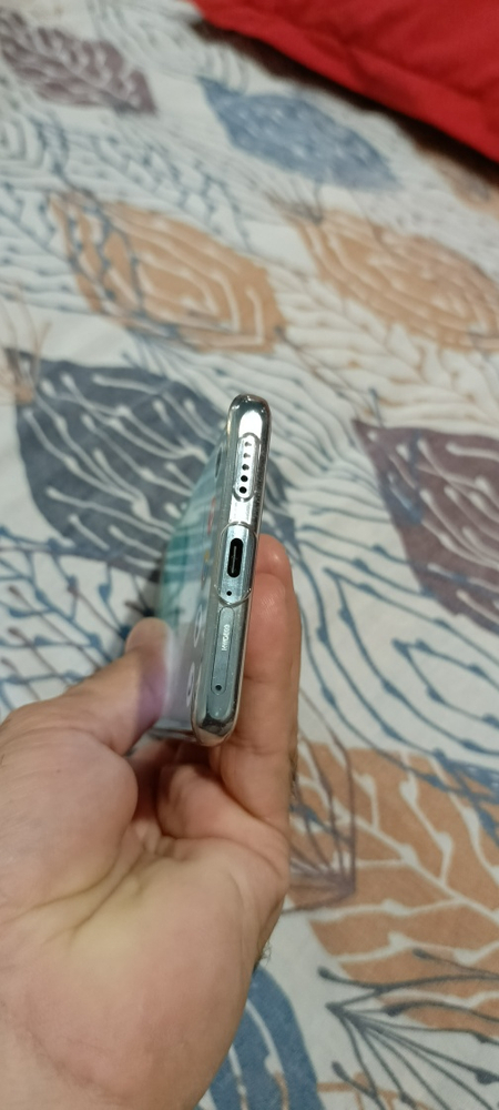 Срочно срочно ! Vivo v30e 5G новый идеальный