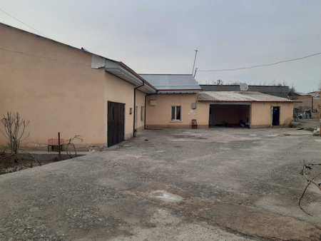 Uy hovli sotiladi yoki obmen