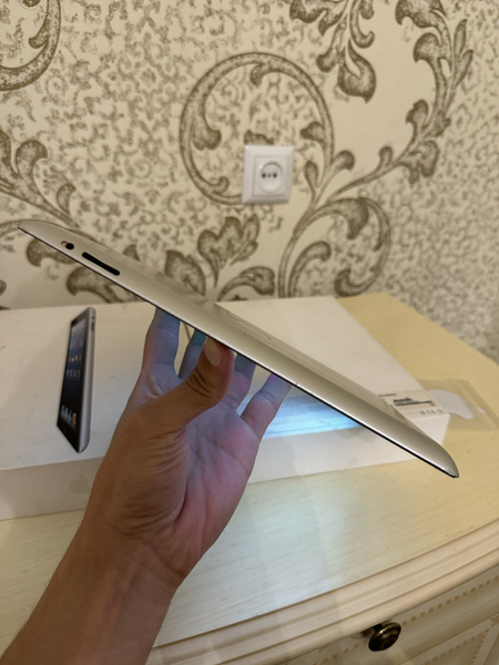 Продается iPhone SE 128 ГБ
