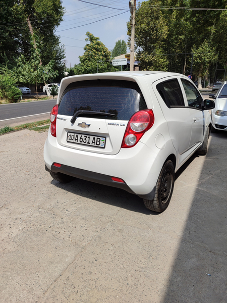 Продам Spark 2014 г 2 позиция