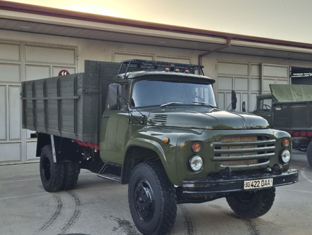 Zil 138 bortlik a’lo xolatda sotiladi.