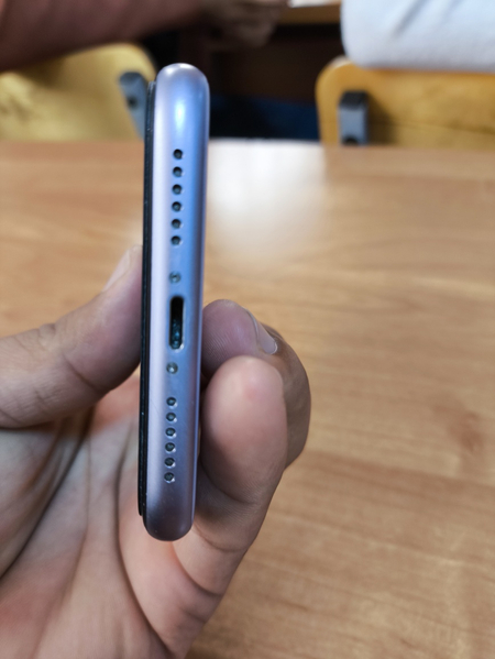 Iphone 11 karobkasi viloyatda tel ideal xolatda